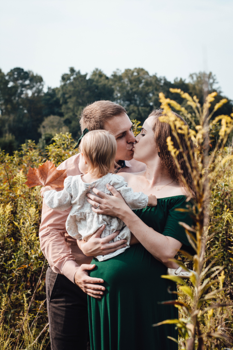 the russi family: maternity photos. - Amanda Fontenot - The Blog